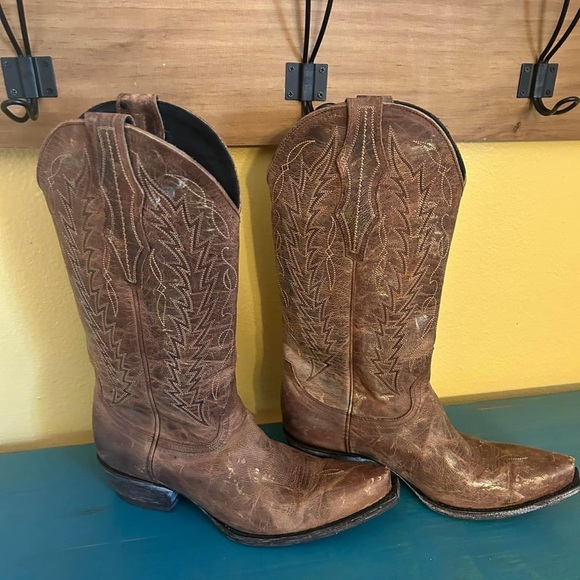 Shoes | Cavenders Cowboy Boots With Gold Brush Stroke Accents | Poshmark